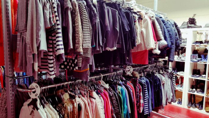 Stylish secondhand voor dames en kinderen - Tweedehands dameskleding en ...