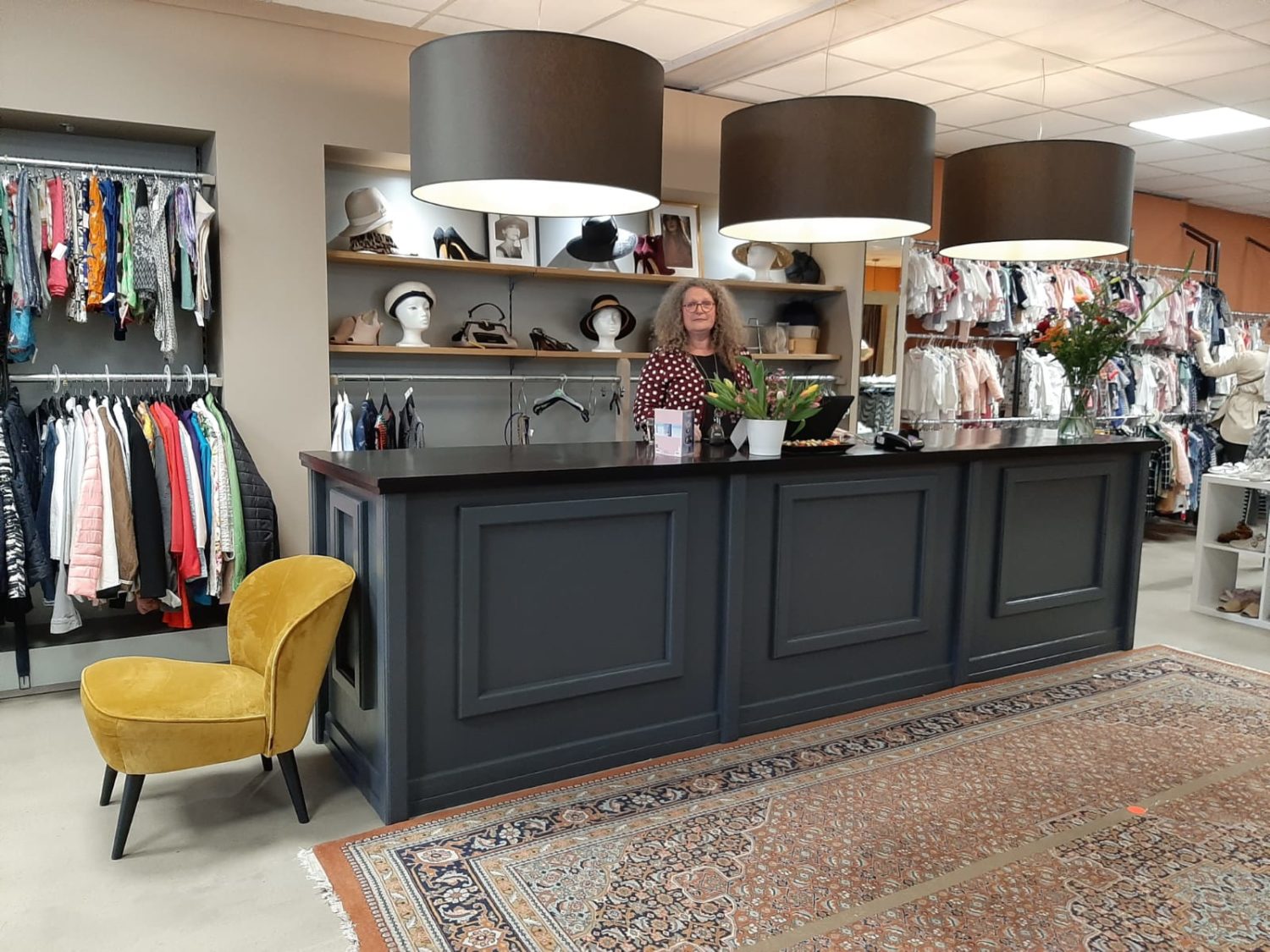 Stylish secondhand voor dames en kinderen - Tweedehands dameskleding en ...