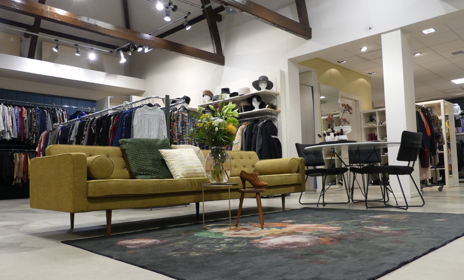 Stylish secondhand voor dames en kinderen - Tweedehands dameskleding en ...