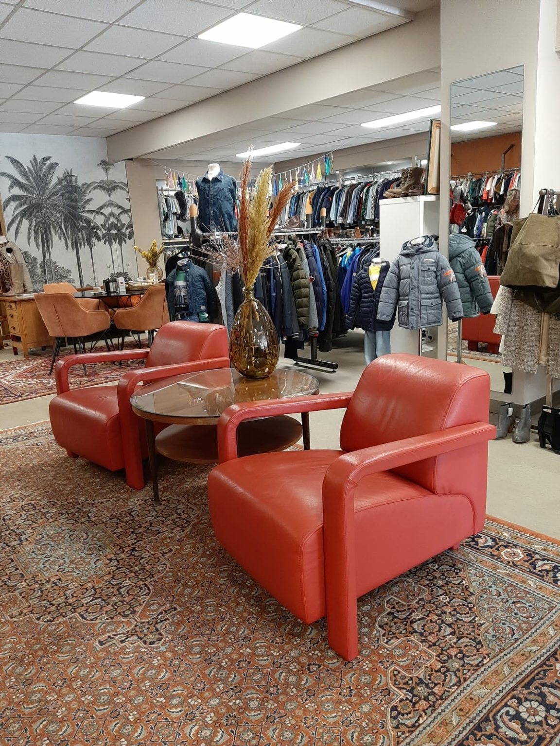 Stylish secondhand voor dames en kinderen - Tweedehands dameskleding en ...